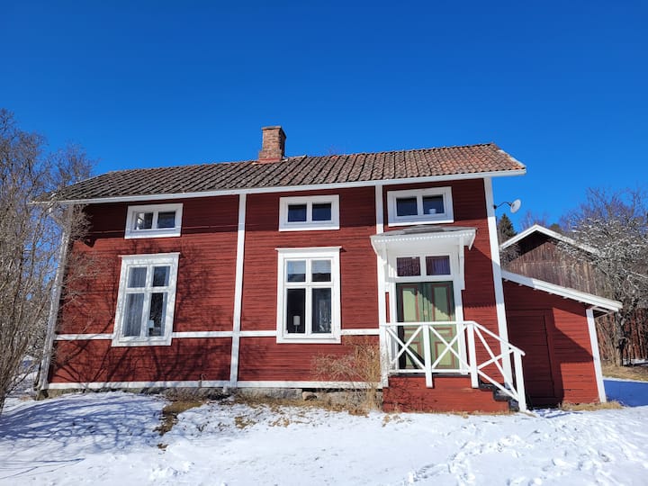 Eget Hus På Vacker Gård - Leksand