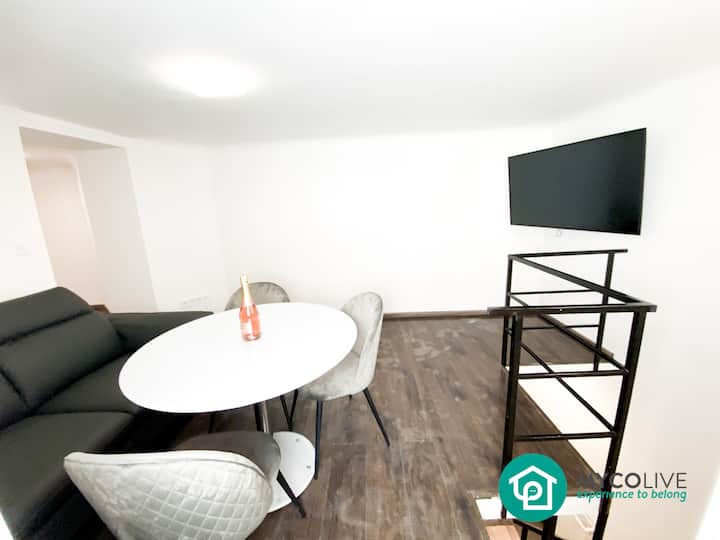 Harmin A Modern City Centre Apartment - Budapest