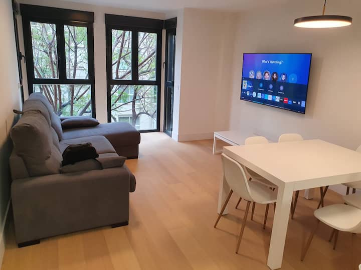 Precioso Apartamento En Valencia En Zona Mestalla - Valencia