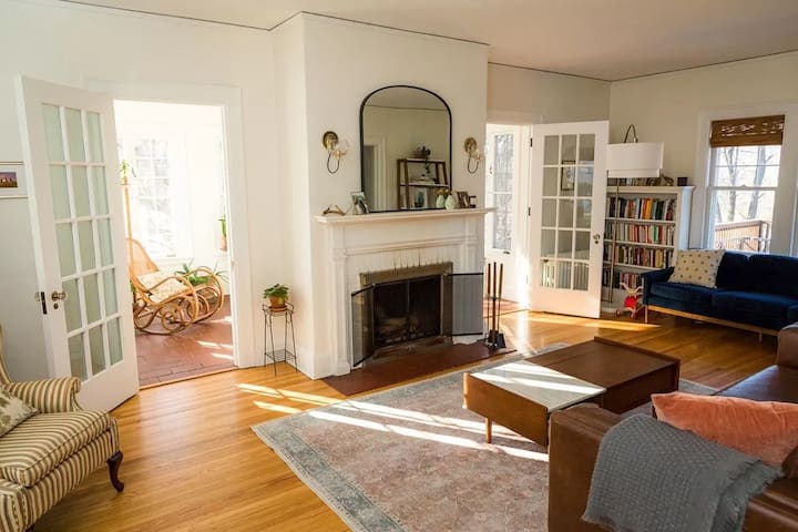 Light-filled House Walkable To Cornell And Lake - Ithaca, NY