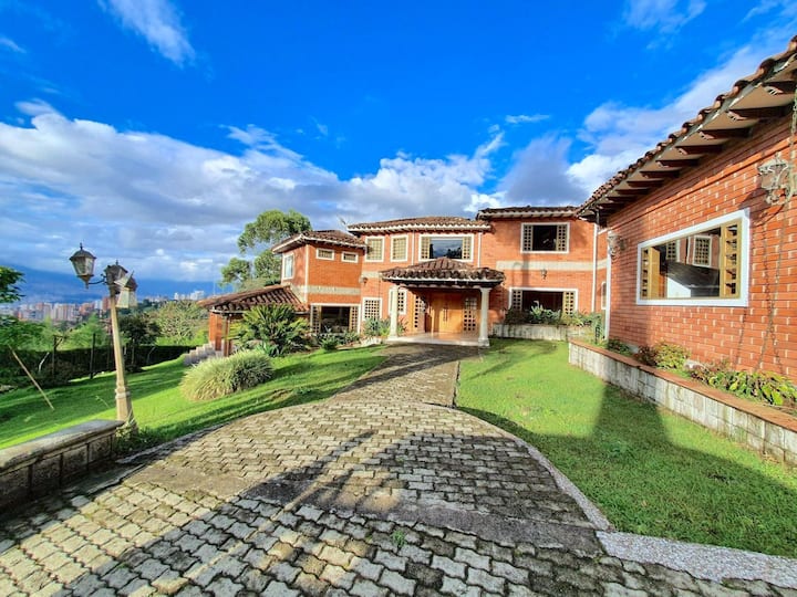 La Camila - Envigado