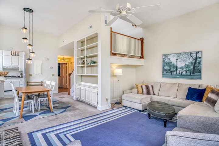 Heart Of Downtown, Spacious With Natural Light - Charleston