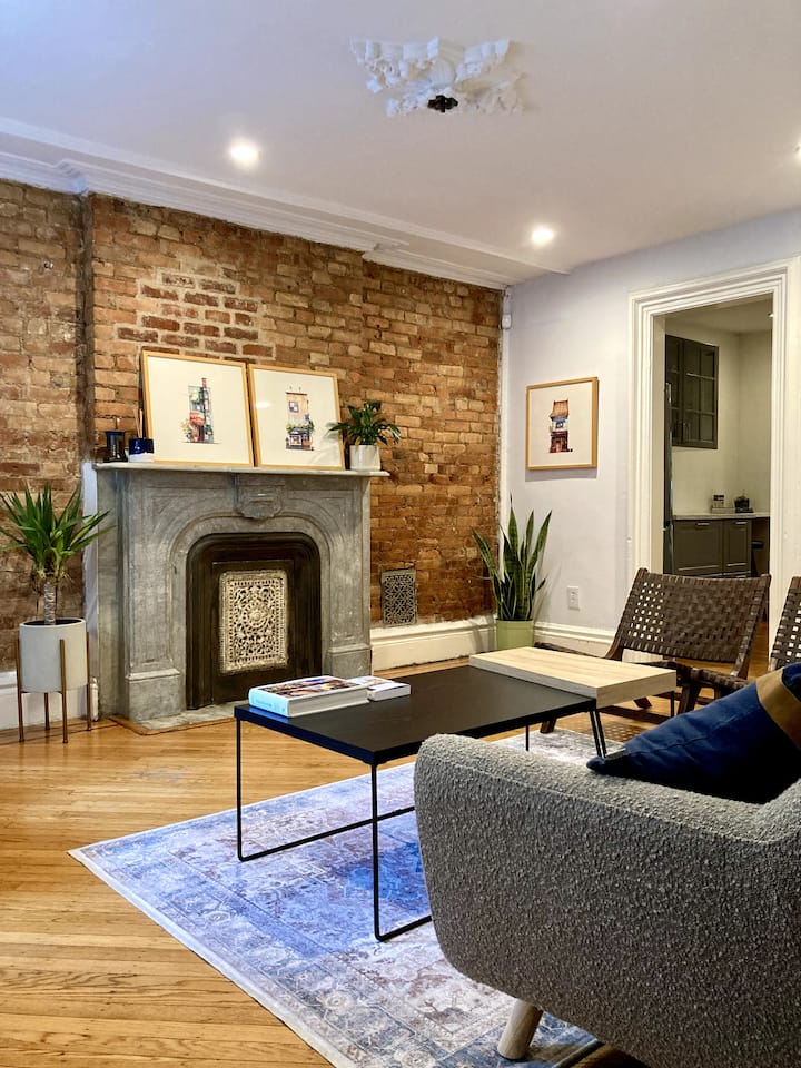 Lovely Space In Historic Brownstone - New York