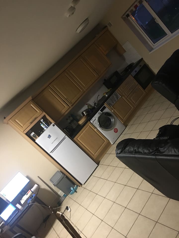 Lovely 1 Bedroom With A Walk In Wardrobe And View - Galway