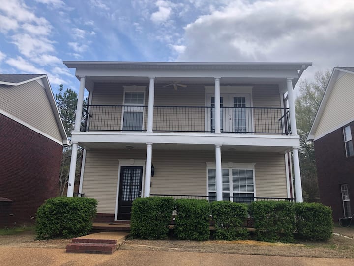 Wonderful 3-bedroom Home With Screened In Porch - Oxford, MS