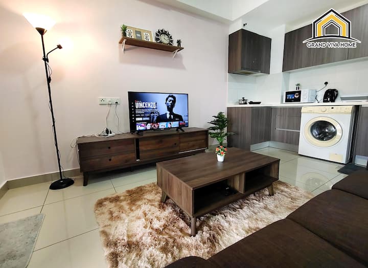 Summer Suite~hyve | Wi-fi | Netflix | Free Parking - Cyberjaya