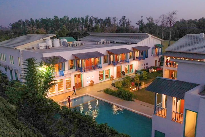 Charming Bedroom With B'fast Included| Ramnagar,uk - Jim Corbett National Park