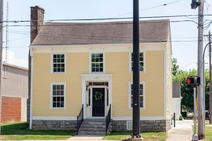 Foster & 5th / 3 Bdrm Downtown Historical Colonial - Bardstown, KY