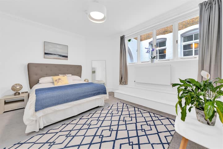 Peaceful Kensington & Chelsea Pad - Fulham