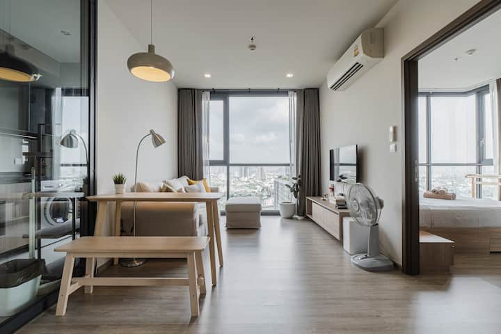 Cozy 2-bedrooms, City Skyline View, 2 Min To Mrt - Bangkok