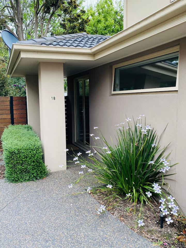 Modern Beachside Townhouse In Frankston South - Frankston