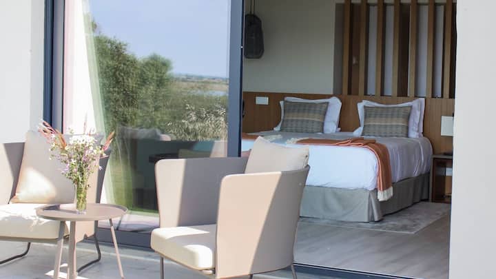 Superior 2 Bedroom Apartment With Lake View - Granja