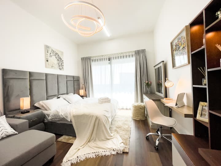 Luxury Aprt In Marina -Airport Shuttle Available. - 
