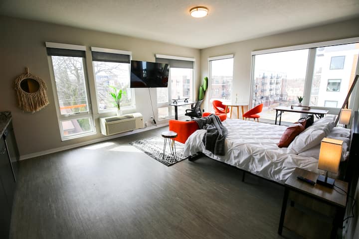 Newbuild Penthousestudio By Lakes, Shops, Beach - Minneapolis