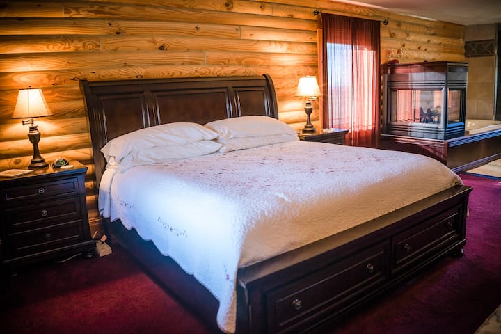 Vineyard Suite - Interlochen, MI