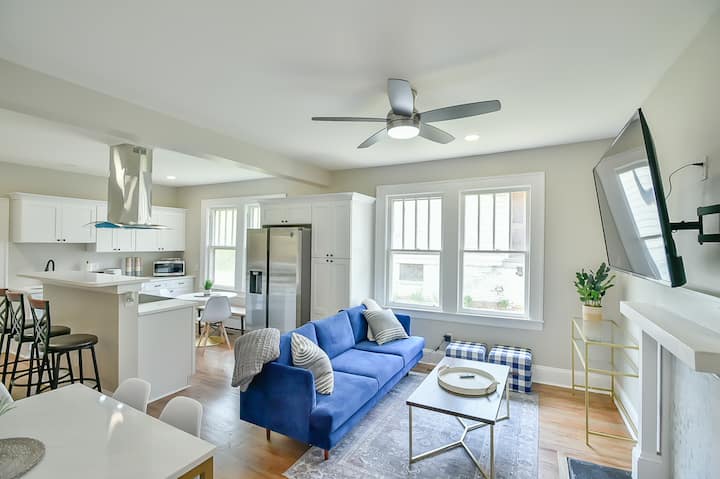 Spacious 4 Bdrm | Private Backyard | Near Downtown - Durham, NC