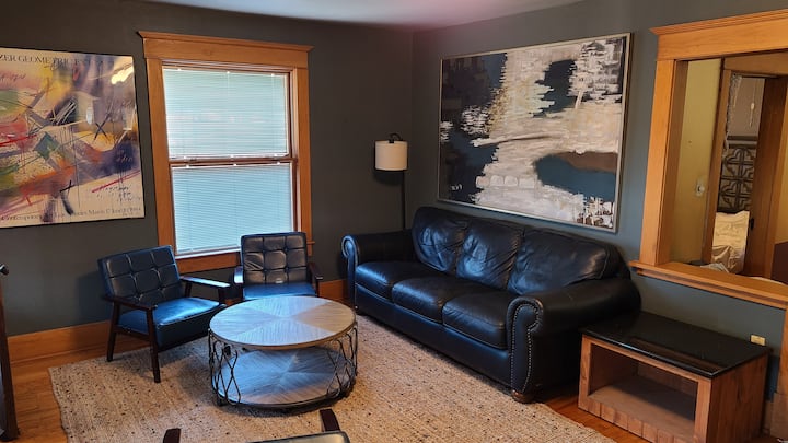 Unique Kansas City 2 Bedroom Loft/apartment - North Kansas City, MO