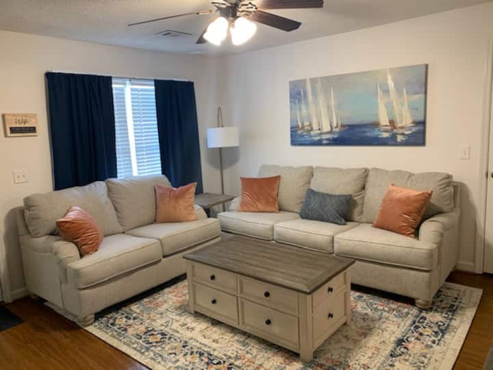 Tiger Retreat Condo (4 Bedrooms) - Auburn, AL