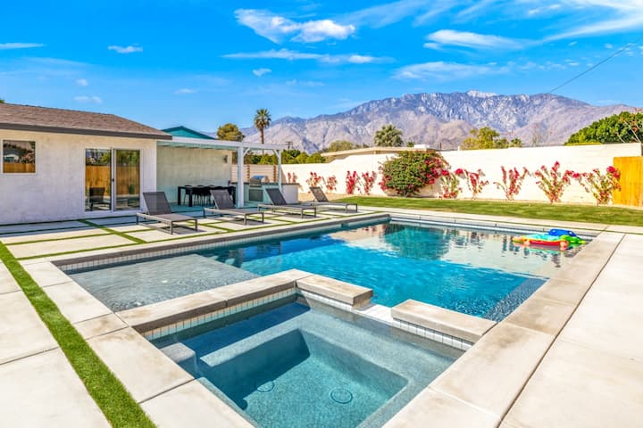 Monthly Mid- Century Hollywood Glam Retreat - Palm Springs, CA