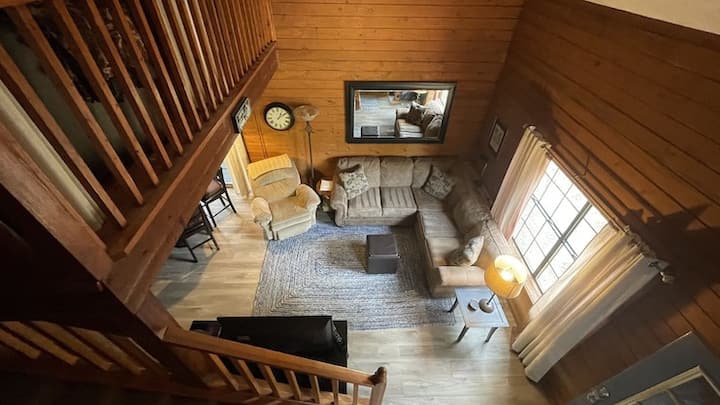 Cozy Cabin~ Great Outdoor Space - Branson, MO