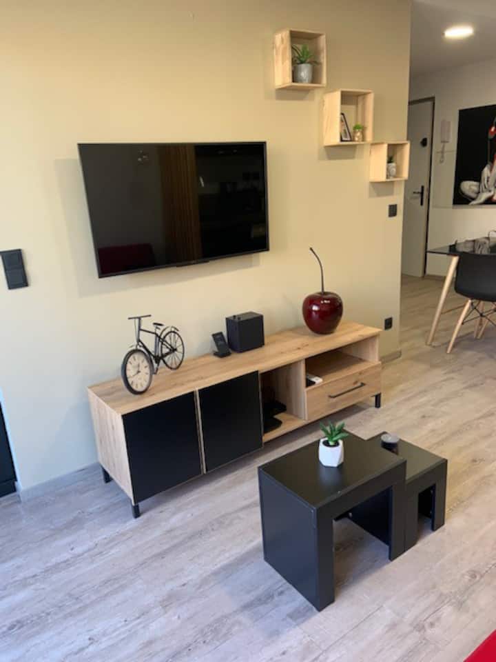 Bel Appartement Dans Une Résidence Avec Piscine - Golfe-Juan