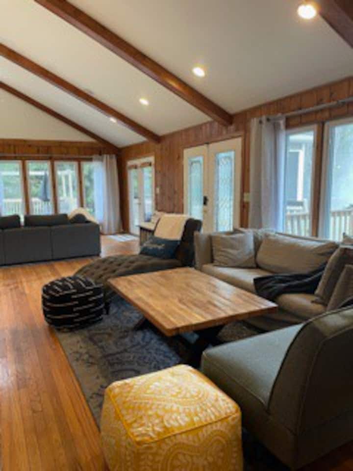In Union Pier! By Beach: 5-bedrooms+jacuzzi+yard - New Buffalo, MI