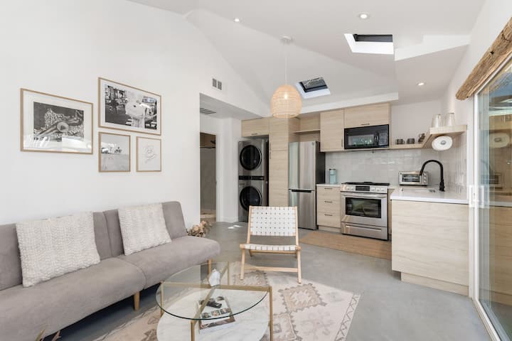 Tulum Style 1 Bed Unit W/ Private Patio & Entrance - Los Angeles, CA