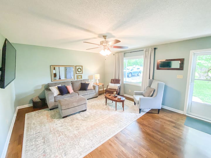 The Aviary Cottage: Bunkbed, Near Park, Fullfence - 스프링필드