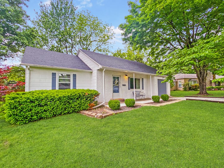 The Aviary Cottage - A Cozy Perch For Your Flock - Springfield, MO