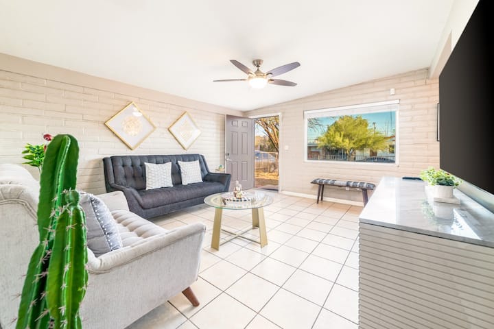 Charming 4br Oasis: Private Backyard! - Tucson, AZ