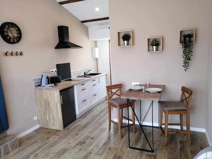 Charmant Logement 2 Personnes Avec Extérieur - Orange
