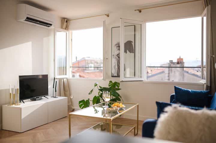 Superbe Deux Pièces Au Cœur Du Vieux Nice - Nice