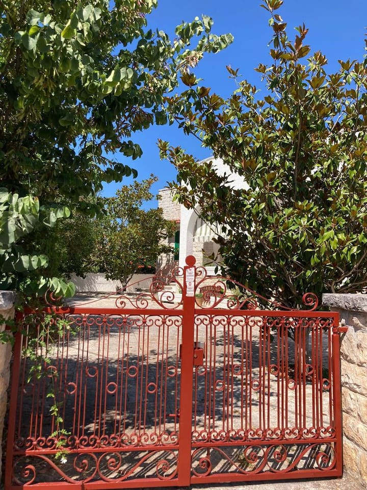 Luminoso Appartamento Con Parcheggio E Patio - 풀리아