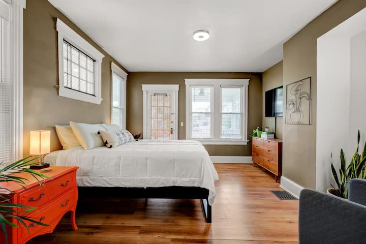 Peachy Private Studio Apartment In Asbury Park - Deal, NJ