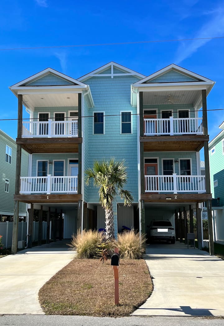 Gorgeous 3-bedroom 2.5 Bath - 1 Block From Beach - Carolina Beach, NC