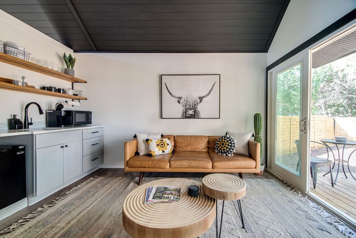 Dry Creek: 1/1 Cottage With Creek Side Patio - Fredericksburg, TX