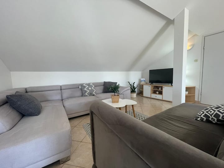 Loft Apartment Few Min Walk From The Beach - Zadar