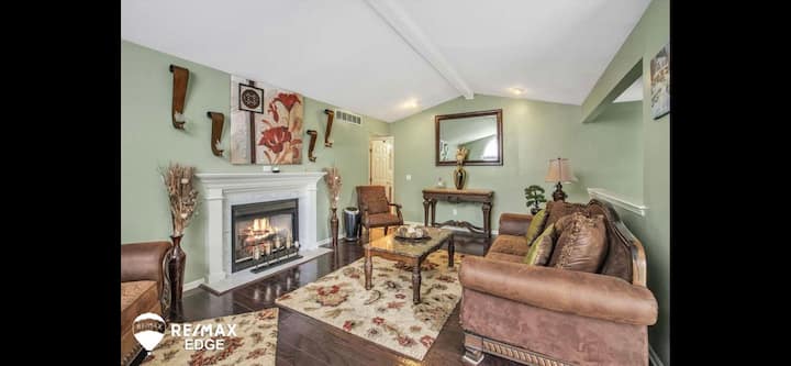Family Condo In Quiet Neighborhood - Flushing, MI