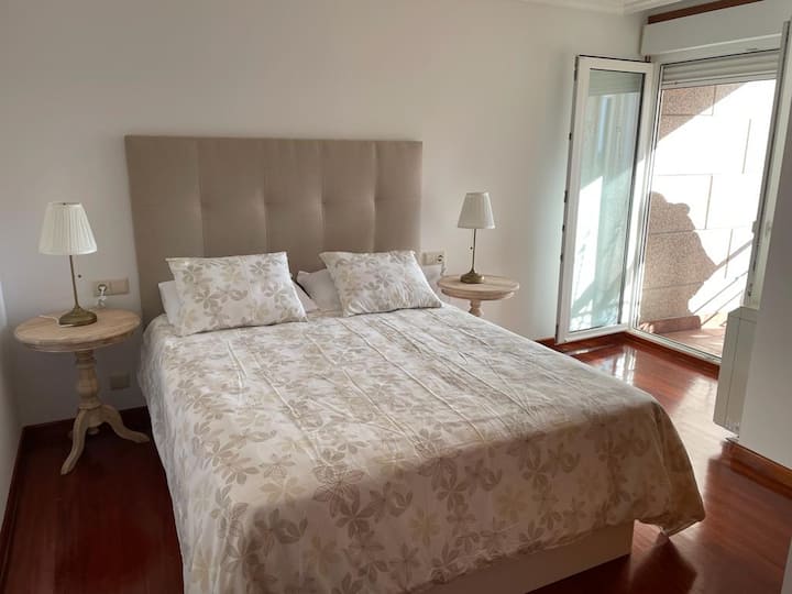 Gran Apartamento Con Vistas En Palmeira - Boiro