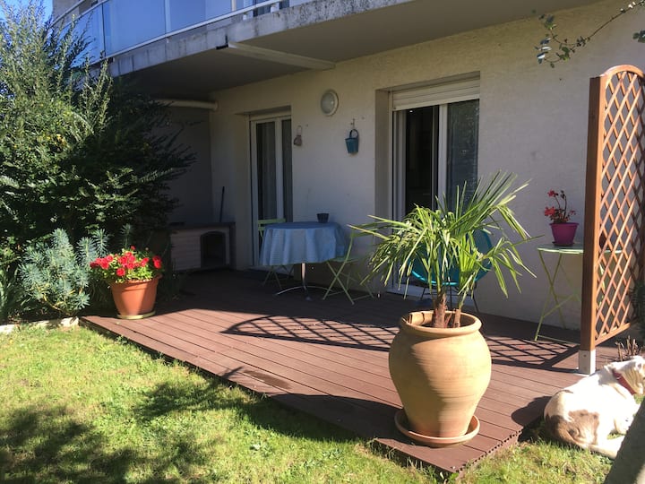 Superbe Appartement Avec  Jardin Et Parking Privé - Tarbes