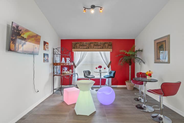 925 Disney Lakefront 5br Villa: Private Pool & Spa - Kissimmee, FL