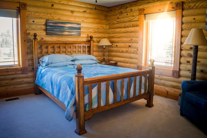 Bay Suite - Interlochen, MI