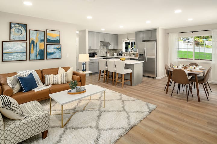 Remodeled Bellevue Family Home W Ac Close To Every - Bellevue, WA
