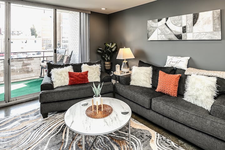 Midtown Omaha Condo - Mins To Downtown/blackstone - Omaha, NE