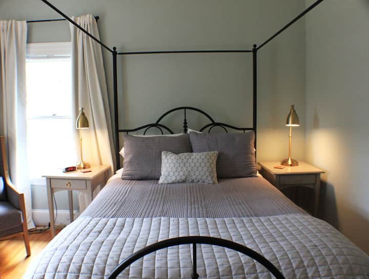 Woods Pond Suite On Highland Lake - Bridgton, ME