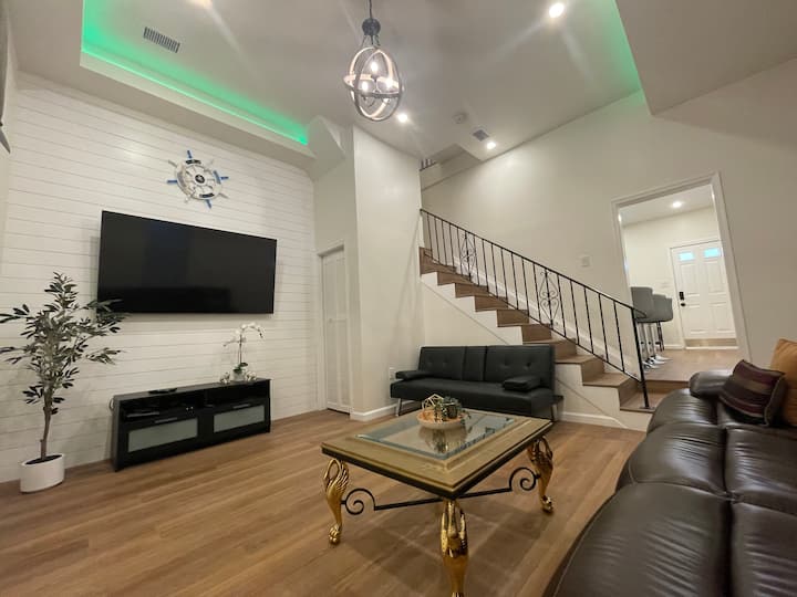 Arctic House- Walk To Attractions, Casinos & More! - Atlantic City, NJ