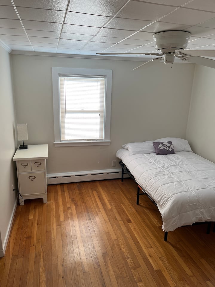 Sunny Comfy Private W/ Double Bed - Rehoboth, MA