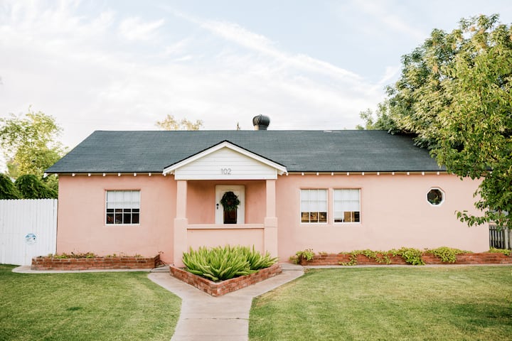 The Pink Cottage In Downtown Gilbert - Gilbert, AZ