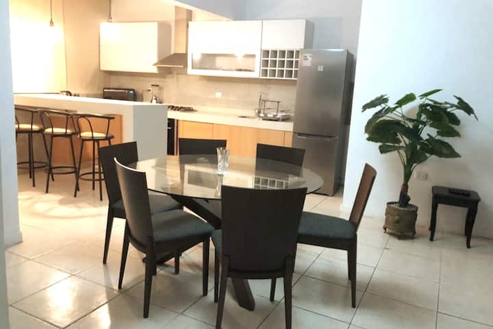 Cómodo, Moderno Y Espacioso Flat Familiar En Piura - Piura