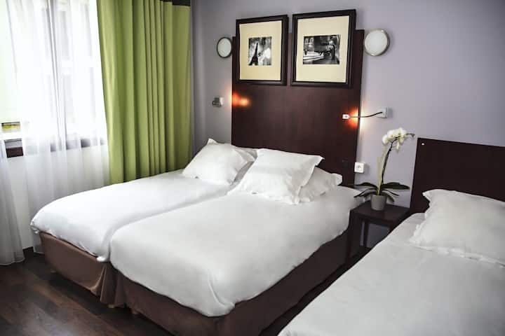 Chambre Triple - Hôtel à Proximité De Genève - Lake Geneva